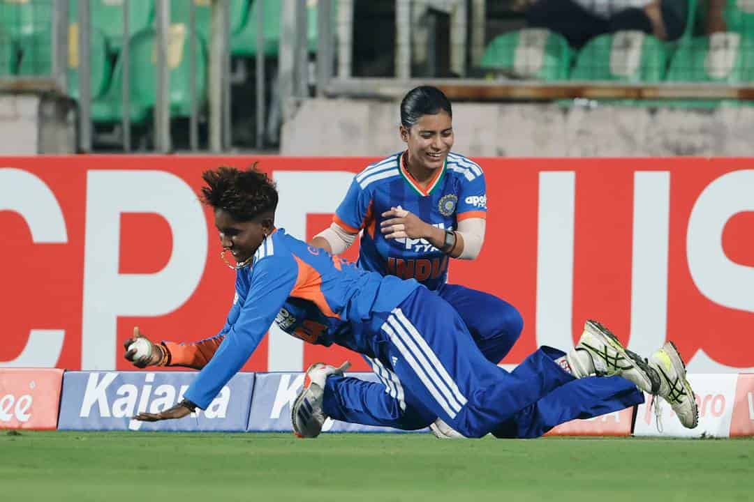 Richa Ghosh's power-packed finishing knock of 40*(16) | BCCI.tv